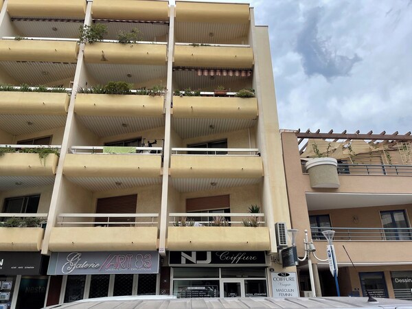 Appartement 1chambre En Centre Ville De Cavalaire-sur-mer à Deux Pas De La Plage - Hyères