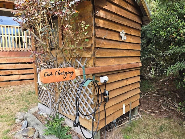 Orion Nights - Hot Tub, Parking, Sleeps 3 - Lake Tekapo