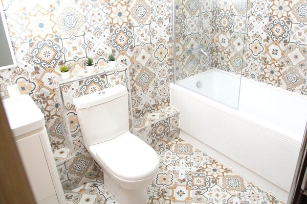 2 Bed Apartment - Stretford Rd - Two Bathrooms - Stockport