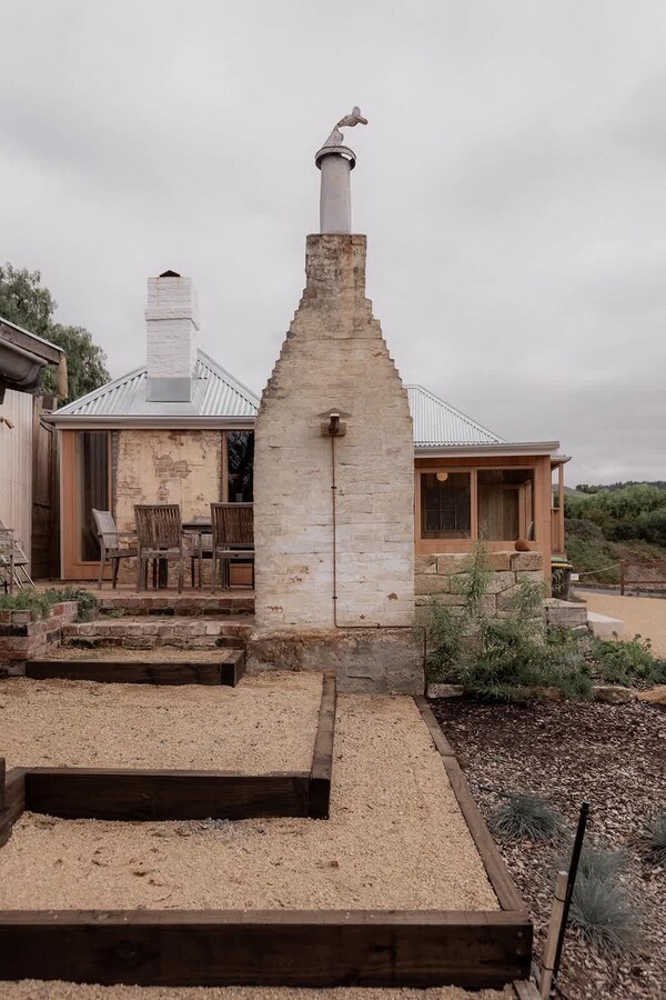 'Engineers Hut 1823' In Historic Richmond - Hobart