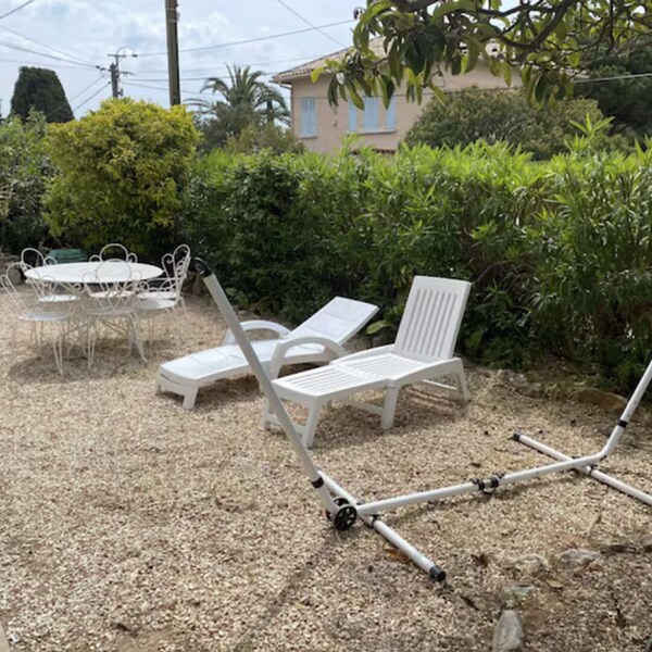 5min From Beaches, 2 + 1 Bedroom Through Apartment With Garden - Bandol