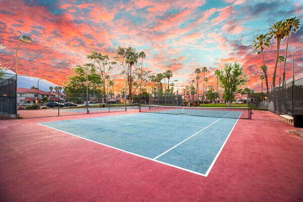 25% 30+ Stay! Pristine Amenities, Great Community - Palm Springs