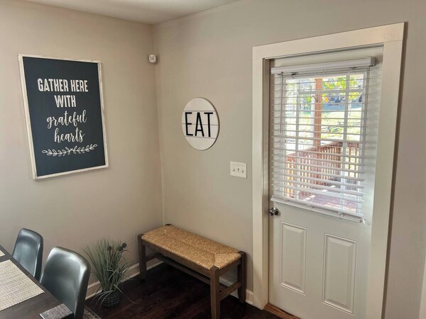 Charming 3-bedroom House On Private Lot In Greenville - Travelers Rest, SC