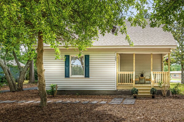 Charming 3br/2ba Cottage In The Village Of Pinehurst Walk To Almost Everything! - Pinehurst, NC