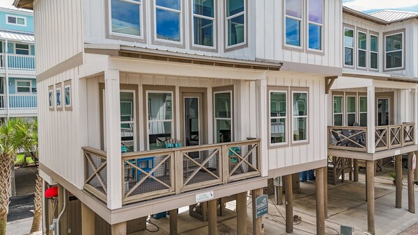 Quiet Whole House Btwn The Beach And Lagoon With Pool, Fishing Dock, Sunsets!! - Gulf Shores, AL
