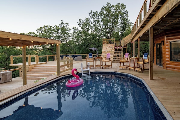 Tulip & Oak Cabin 5br Lake Retreat With Epic Three-level Deck - Eufaula, OK