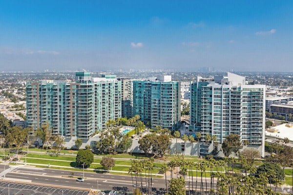 High End Two Bedroom And Two Bath Condo By The Beach In Los Angeles. - Marina del Rey, CA