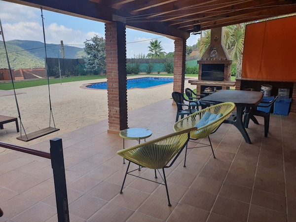Habitación Con Baño Privado En Hermosa Casa En El Campo A25 Minutos De Barcelona - Granollers
