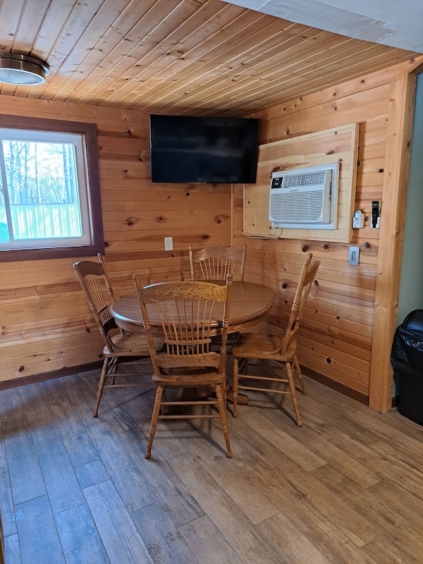 Summit Lake Escape - Dog Friendly Cabin - Pelican Lake, WI