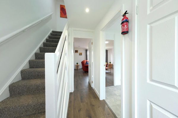 Pure Home Rosyth Bridge View By Three Bridges Apartments - Dunfermline