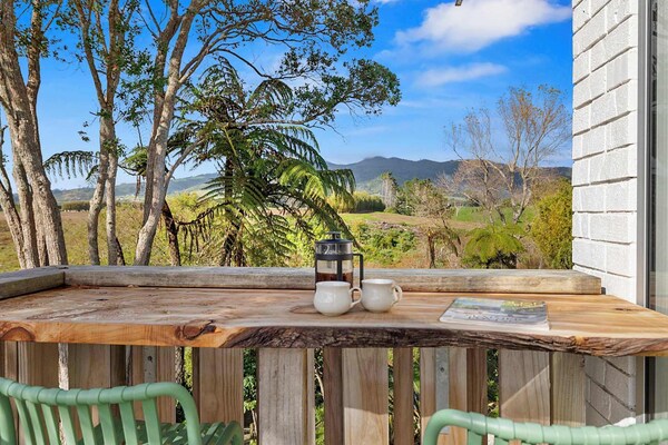 Oakura Oasis - Ultimate Beachside Retreat - Taranaki