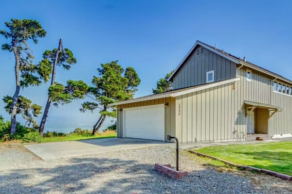 Majestic Views Of Humboldt Bay - Eureka, CA