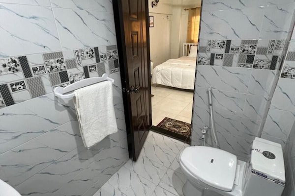 Cozy 1-bedroom Apartment In Charming Karachi Seaview Clifton - Karachi
