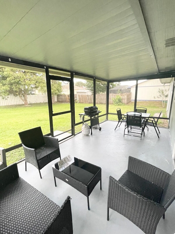 Lakefront Getaway - Port St. Lucie, FL