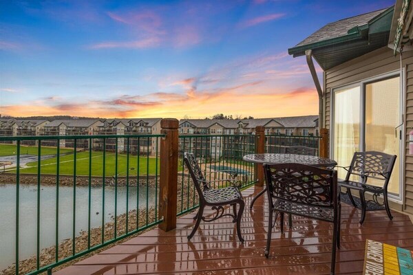 Family-friendly, Fishing, & Fun W\/ 2 Pools, Views, Boat Slip & Launch - Camdenton, MO