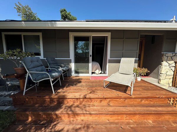 Beautiful Private Secure Quiet 3-bedroom House W/pool Jacuzz Garage And Wifi - Petaluma, CA