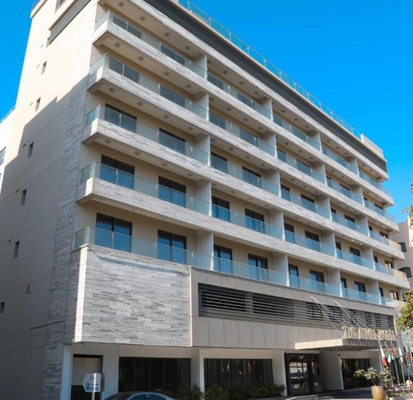 Charming 1br Retreat In Downtown Adliya - Bahrain