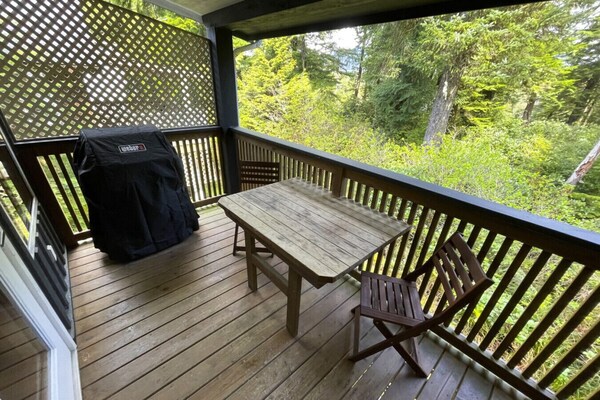 Wolf & Sea Cottage In  Ucluelet - Ucluelet