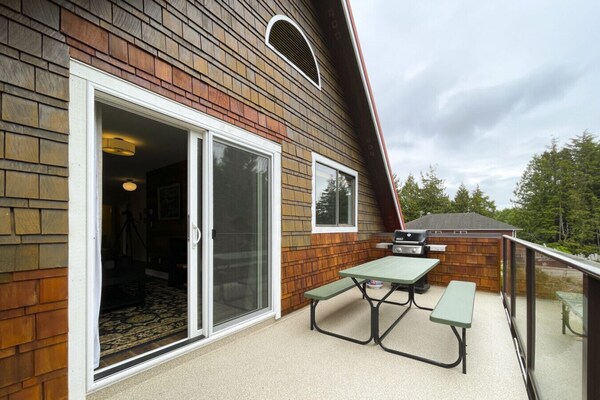 Raven Lady Suite 201 - Centrally Located In Ucluelet - Ucluelet