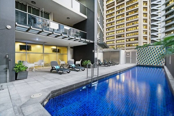 Banksys Hideout | London Graffiti-style Apartment - Brisbane