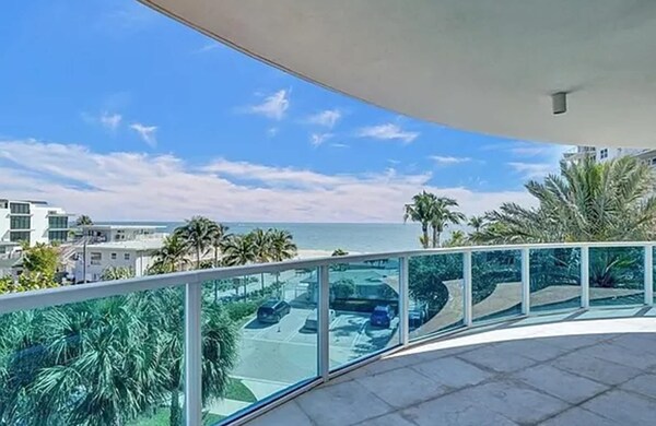 Oceanfront Condo In Pompano Beach - Pompano Beach, FL