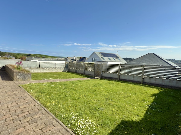 "Pendennis" Padstow - Sleeps 7 Home Enjoying Views To The Camel Estuary - Padstow