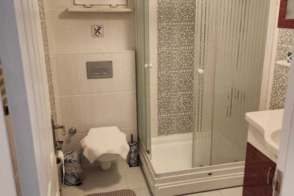 Centrally Located & Newly Renovated Apartment  Your Ideal Stay - Bostancı