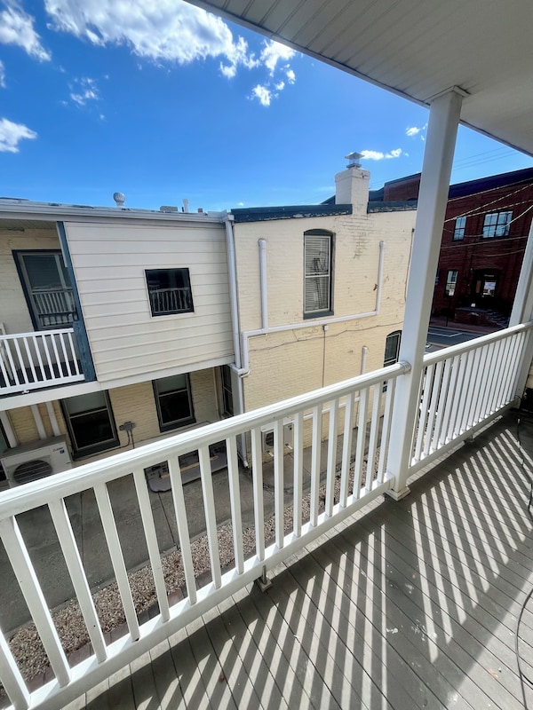 Creekside Suite Downtown Frederick Maryland Near Restaurants & Wedding Venue! - Frederick, MD