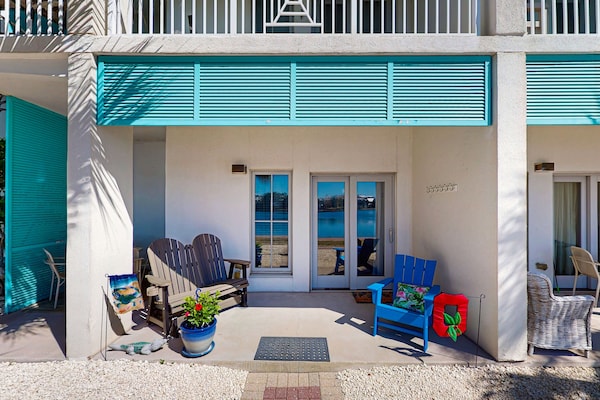 Cozy Coastal Condo With Shared Pool/hot Tub, And Beach Access-dog Friendly - Laguna Beach, FL