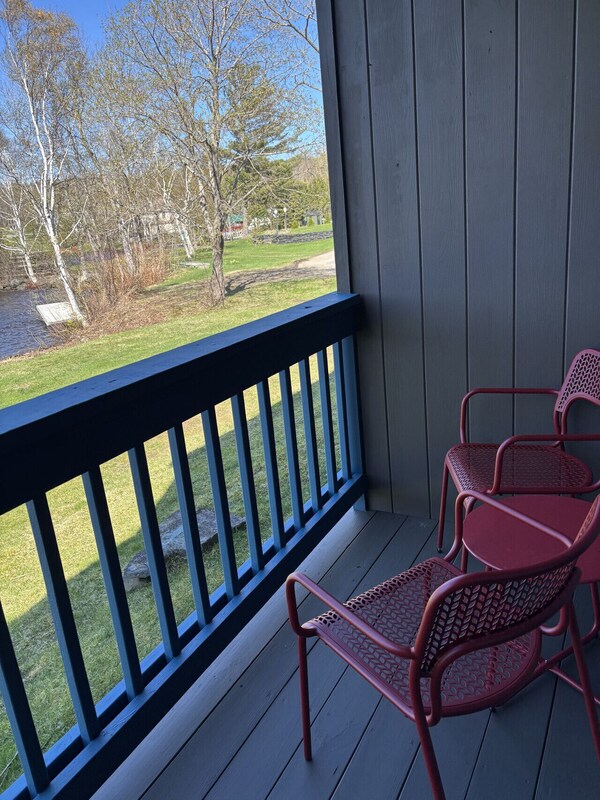 Juniper Motel- Water Front - Double Queen - Greenville, ME