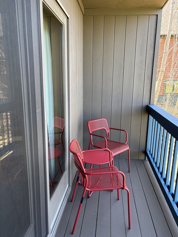 Juniper Motel-lake Front-double Queen-pet Friendly - Maine