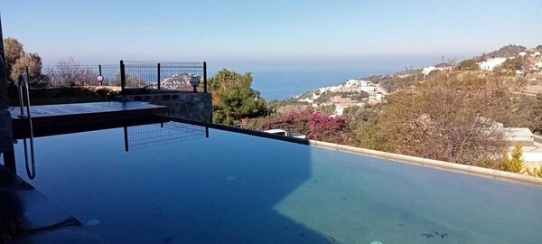 3-bedroom Villa In Charming Muğla With Ac, Wifi. Enjoy A Relaxing Stay - Yalıkavak