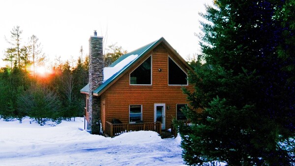 Avail. July 7th-10th, Secluded Cabin W/king Bed - Munising, MI