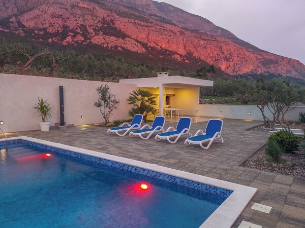 Holiday Home Ferias In Makarska For 6 - Private Pool, Parking, Bbq & Fast Wi-fi - Tučepi
