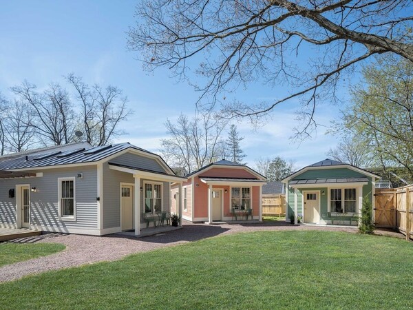 Group Getaway: 3 New Cottages - Fully Registered & Licensed - Burlington, VT