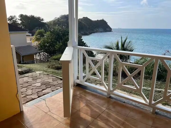 Beachfront Villa With Ocean Sounds And Views, 1 Bedroom & Ac, Wifi In Antigua - Antigua und Barbuda