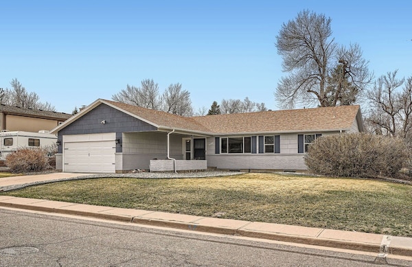 Spacious 4-bedroom House In Charming Centennial With Ac, Wifi - Littleton, CO