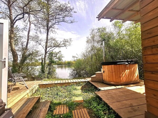Dome With Transparent Roof, Jacuzzi, Telescope, Rowing Boat, 1h From Paris - Rer Station - Île-de-France