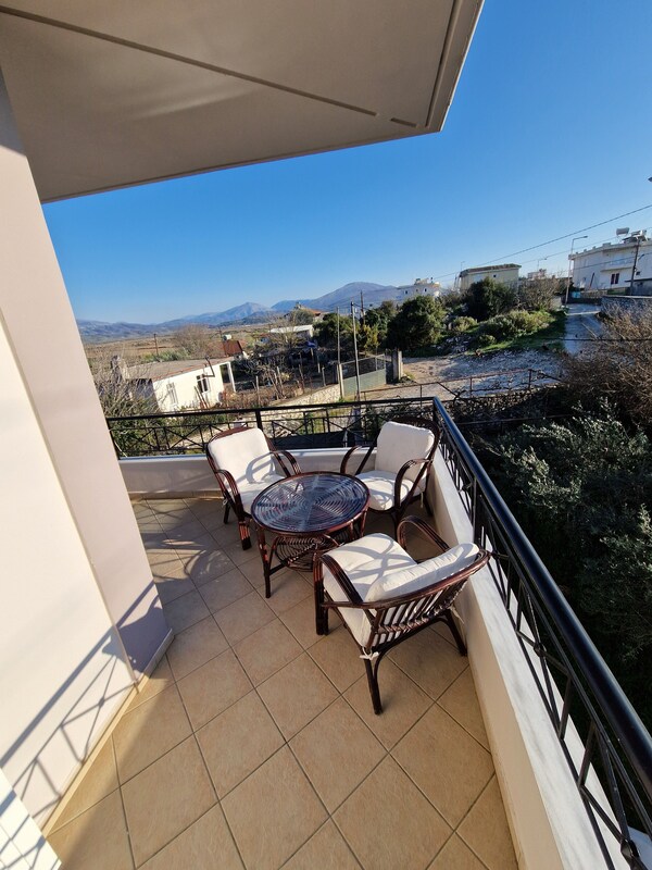 A Family-friendly Villa Located In A Very Quiet Area! - Saranda