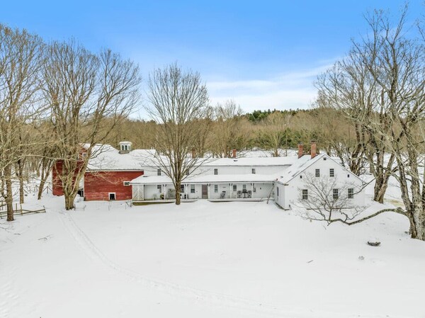 1br On Lovely Farm W/ Mtn View! - Pittsfield, NH