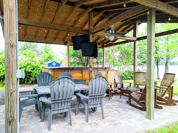 Private Lakefront Retreat - Winter Haven