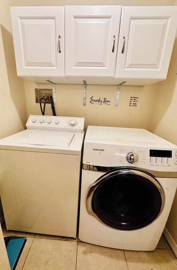 Entire 4 Bedroom Home In St Petersburg, Florida - St. Petersburg, FL