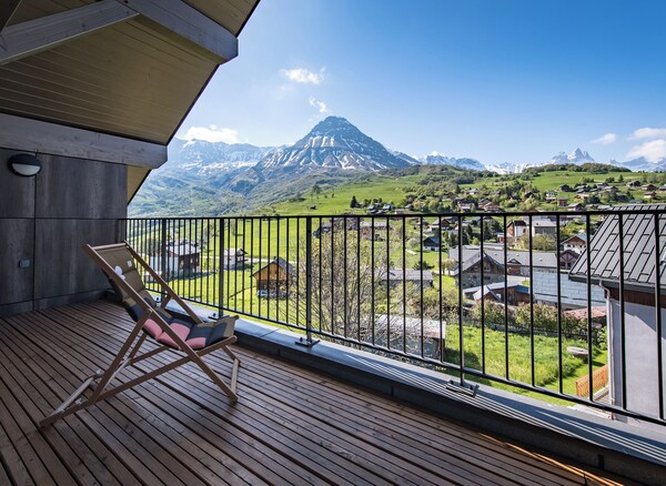 Duplex In Albiez-montrond With Terrace - Valloire