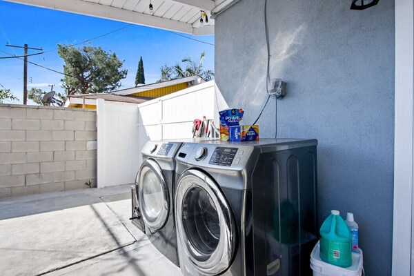 Modern 3br Home + Parking + Near Dtla #Travelsgv - Covina, CA