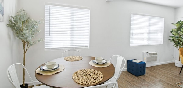 Modern 2br Unit + Parking + Near Dtla #Travelsgv - Pasadena, CA