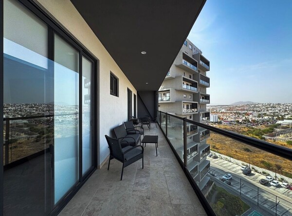 Spacious 3-bedroom Apartment With Wifi, Fitness Room In Charming Juriquilla - Querétaro