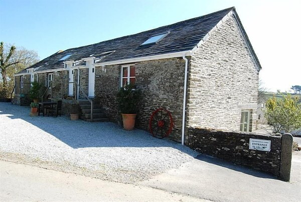 The Granary Suite: A Spacious  Double/twin Suite - Polperro