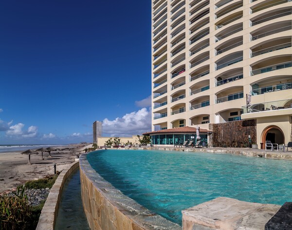 Cozy 2-bedroom Apartment With Ac, Wi-fi And Amazing View In Charming Rosarito - Rosarito