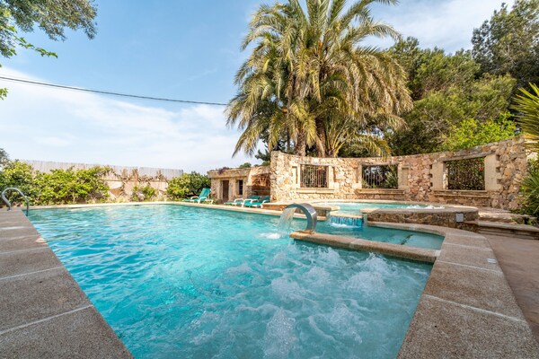 Country House 'La Carrasca - Naranja' With Shared Pool, Wi-fi And Air Conditioning - Albatera