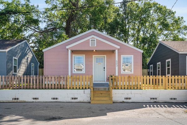 Cottage Row: Daphne - Laurel, MS